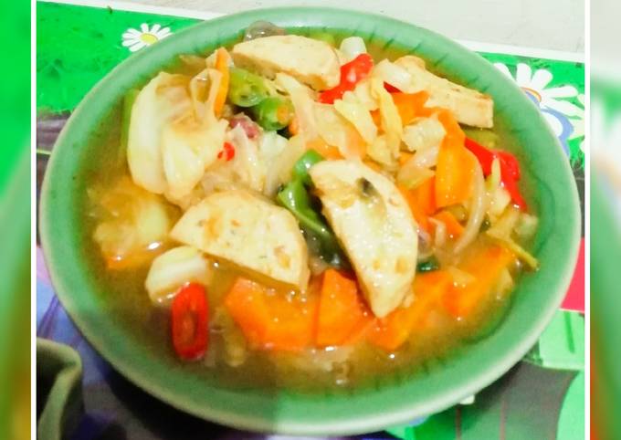 Resep Cap cay bakso kuah simpel oleh reni anggra - Cookpad