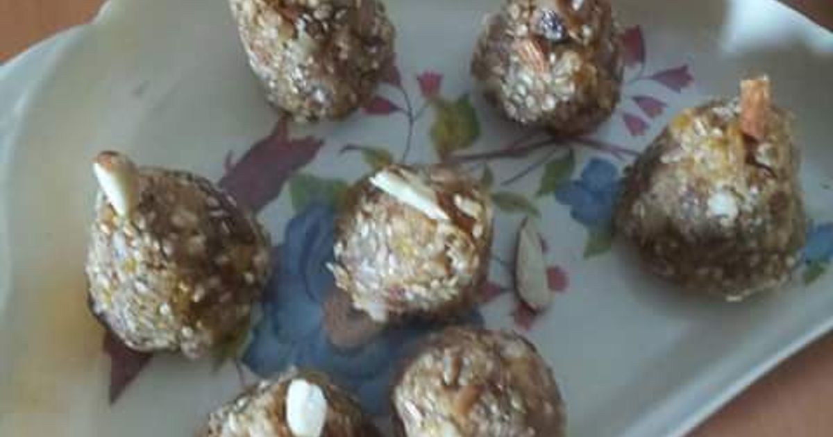 Choco Nuts Pyramid Recipe by nilamharsha bhatia - Cookpad