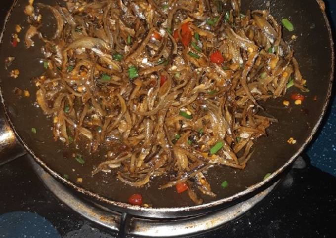 Cách Làm Món Cá cơm khô rim của Tuyet Hoang - Cookpad