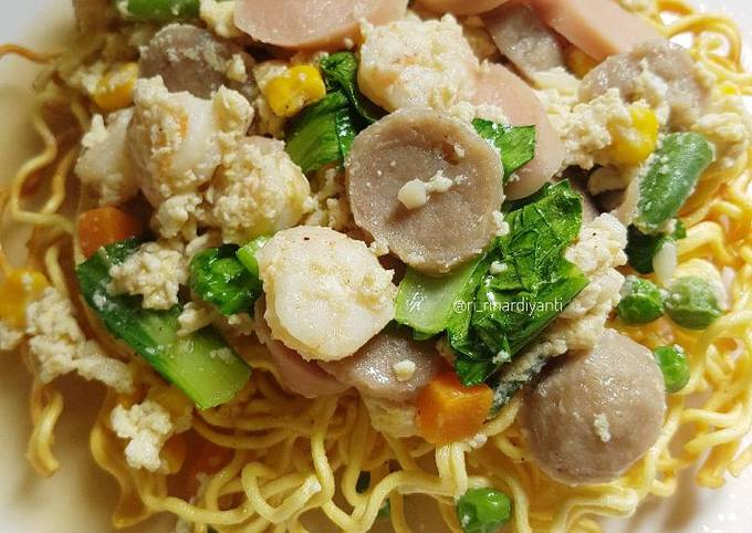 Resep 65. I Fu Mie ala Solaria oleh Mommy Nadhifa - Cookpad