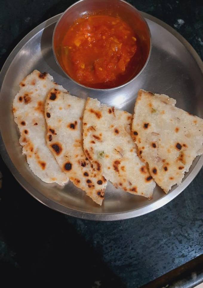 Chawal (rice) roti with tamatar (tomato) ki chutiya Recipe by Jayakrite ...
