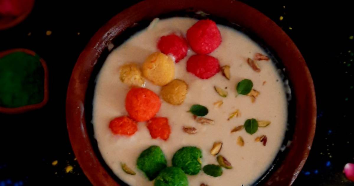 Rabdi with colourful coconut ladoo Recipe by Hetal Vithlani - Cookpad