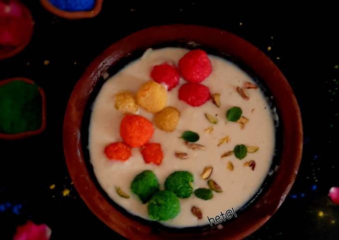 Rabdi with colourful coconut ladoo Recipe by Hetal Vithlani - Cookpad
