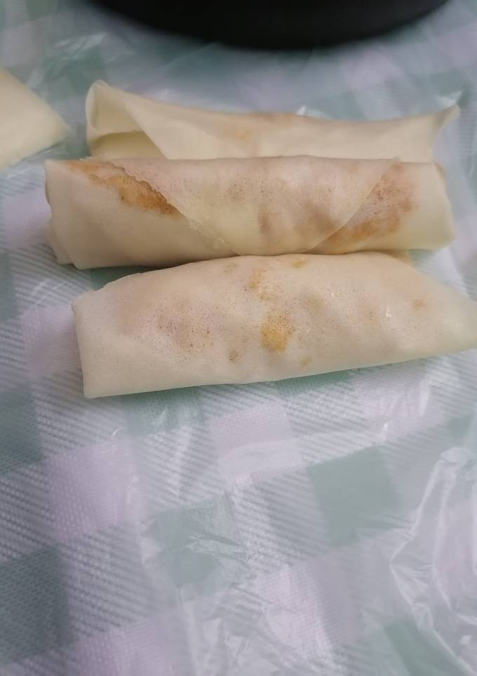 Cheesy Chicken spring rolls Recipe by Mk Mahwish - Cookpad