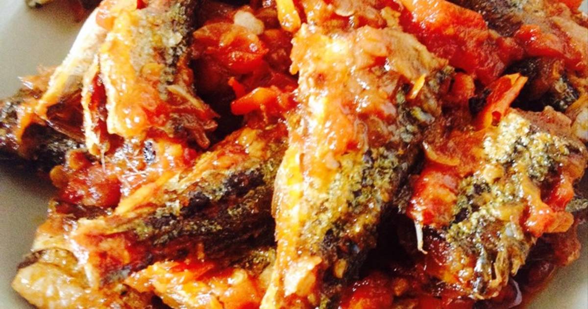 Resep Balado ikan tembang oleh 👩‍🍳 Fha.nie 👩‍🍳 - Cookpad
