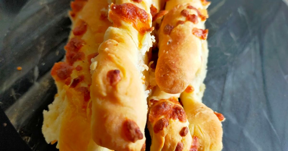 Twisted Garlic Bread Recipe by Darshana Patel - Cookpad