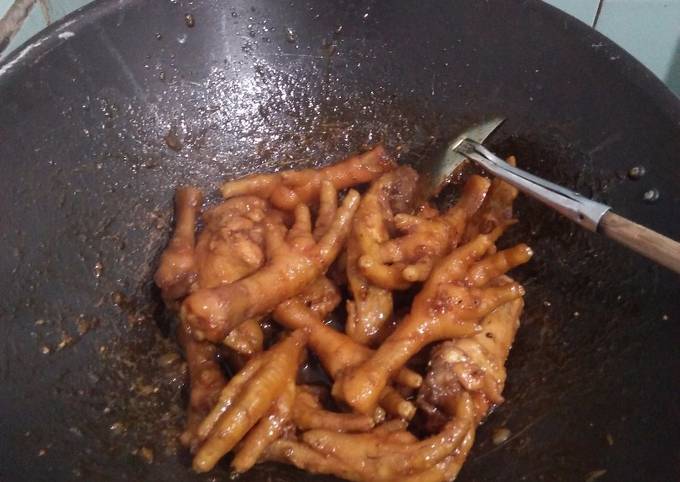 Resep Semur Ceker Sederhana oleh Yen Yen Hemcaca - Cookpad