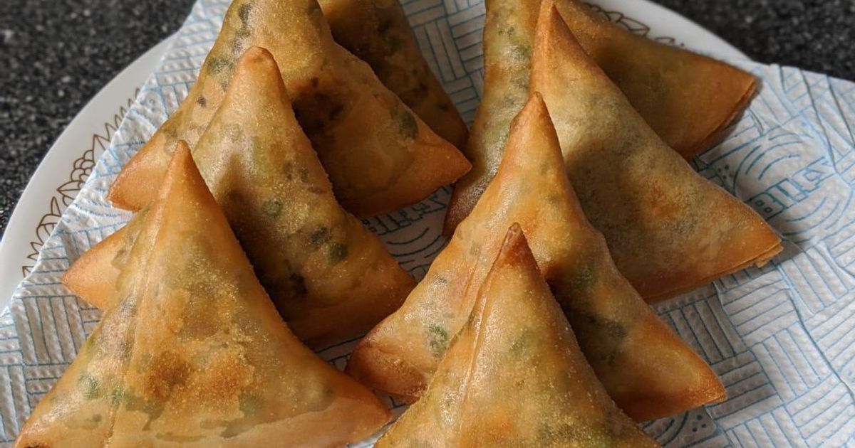 Instant Samosa By Using Spring Roll Wrappers Recipe by Simmi Garg - Cookpad