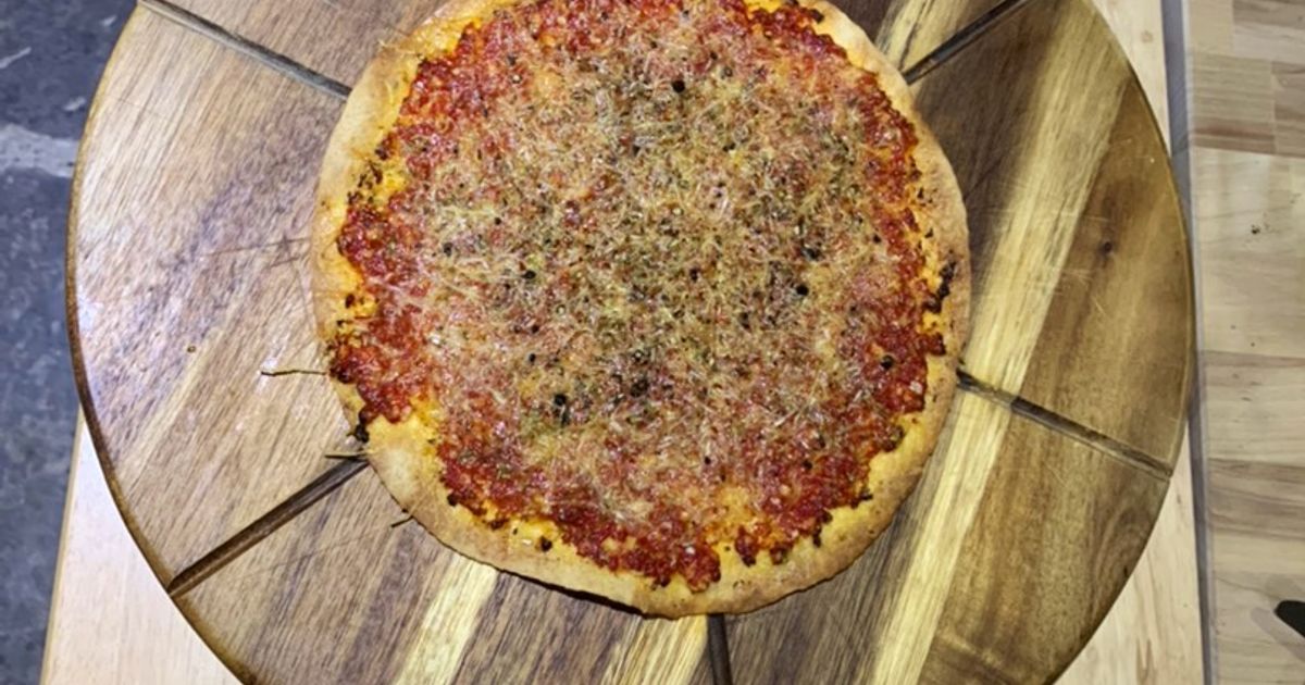 Wrap Pizza Garlic Bread Recipe by Ellen - Cookpad