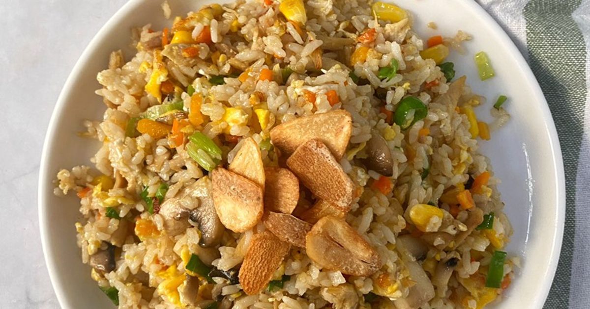 Resep Nasi Goreng Bawang Putih Ala Nasi Goreng Hongkong oleh Phie ...