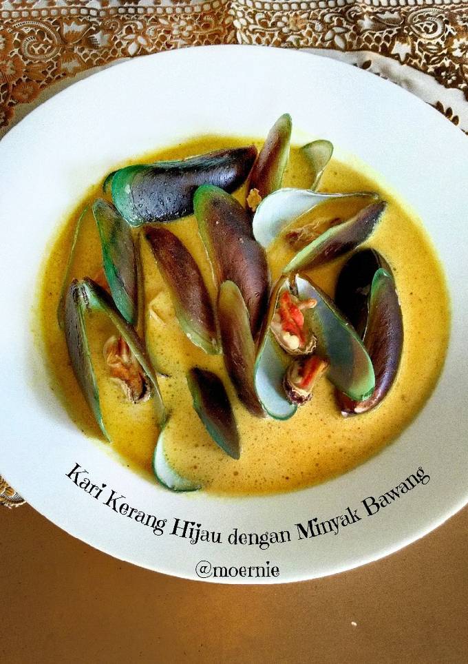 Resep Kari Kerang Hijau Dengan Minyak Bawang oleh sri murniati - Cookpad
