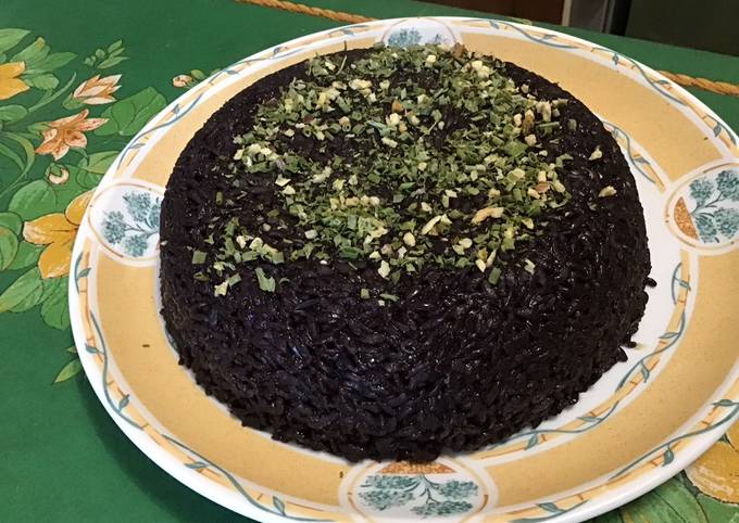 Riz noir au bouillon de crevettes, légumes et romarin de Mila Skull ...