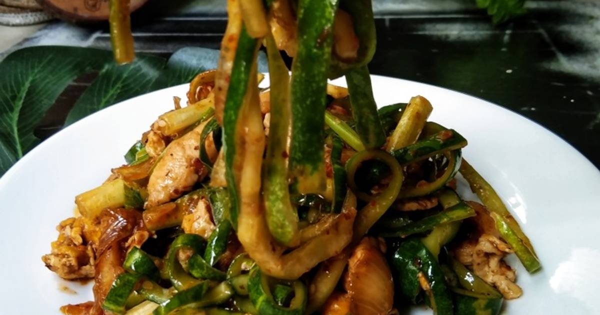 Resep Kulit timun masak rasa ala mie goreng oleh Mak Win - Cookpad