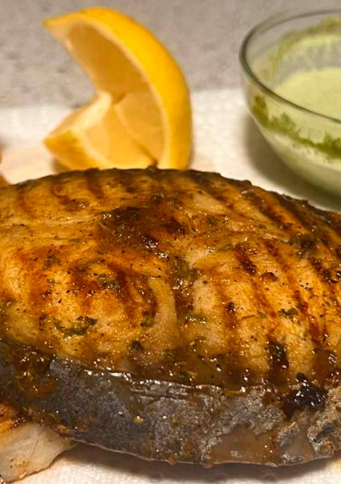 Grilled king fish steak Recipe by Sarvat Hanif - Cookpad
