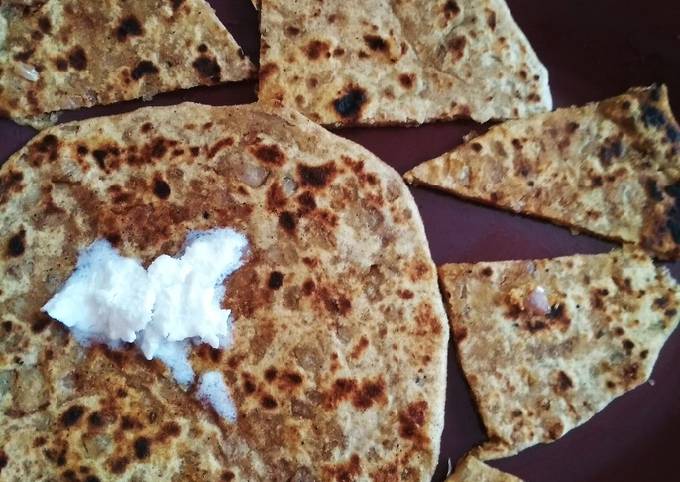 Aloo payaz ka paratha Recipe by Bhavini arora - Cookpad