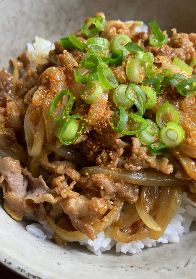 Curry Flavoured Beef Rice Bowl Recipe by Hiroko Liston - Cookpad