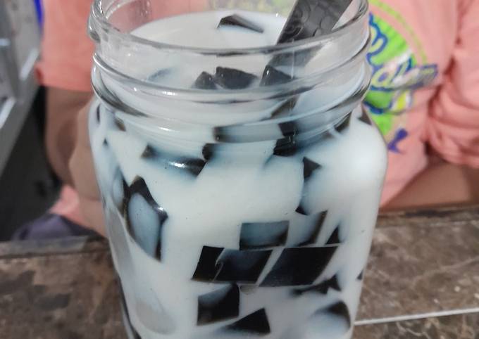 Resep Es Cincau Susu oleh Soren Aaron - Cookpad