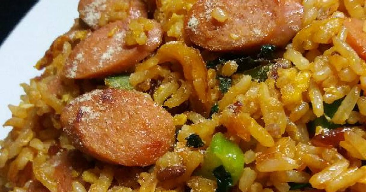Resep Nasi Goreng Sosis Saos Tomat Yummy oleh ChefOjingo - Cookpad
