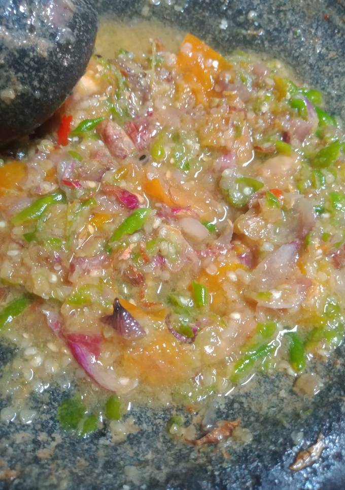 Resep Sambal Pecak Rawit Ijo oleh Esty Ridho Hakim - Cookpad