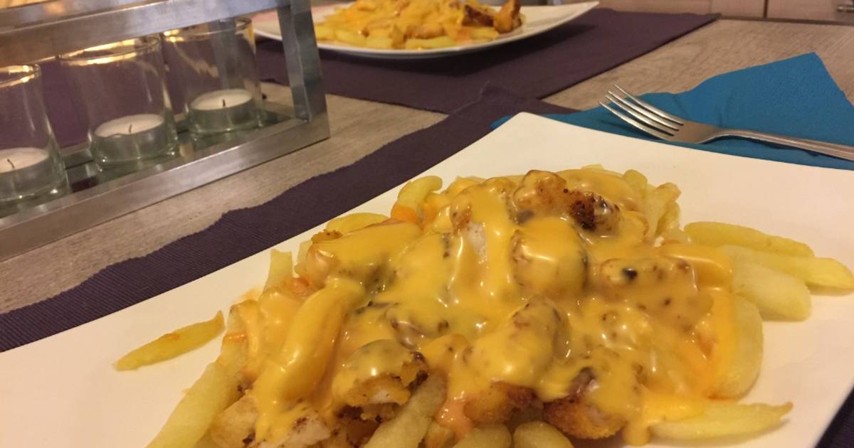 Πατάτες με κοτομπουκιές, sauce, λιωμένο τσένταρ και μπέικον Συνταγή από ...