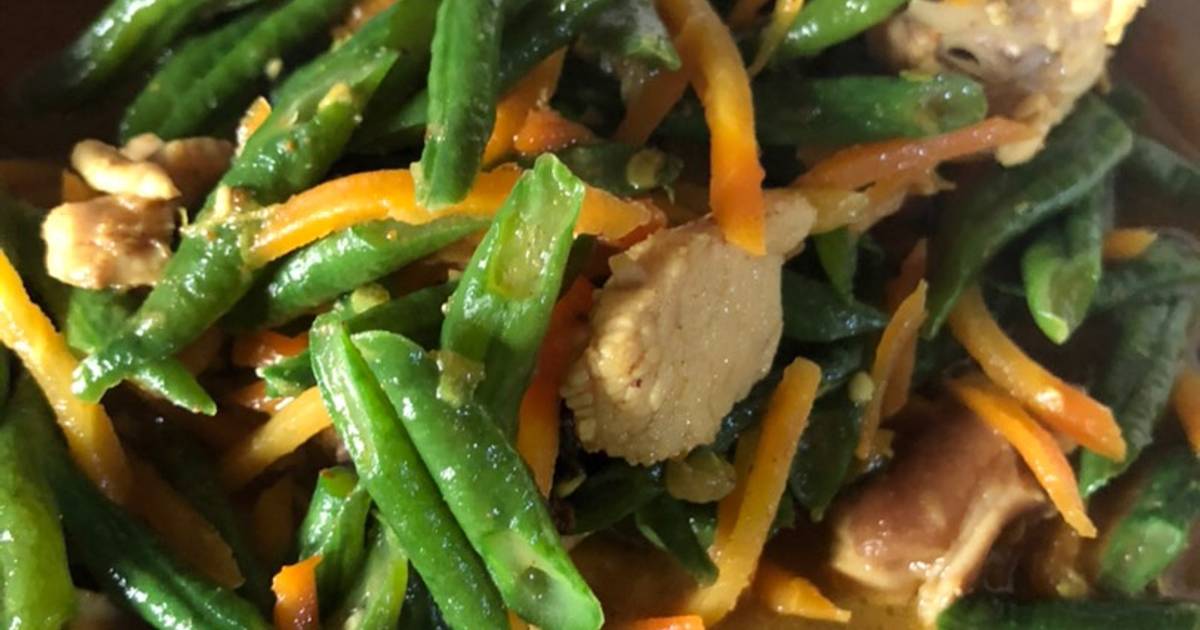 Resep Gulai ayam kacang wortel oleh mawarni sukma - Cookpad