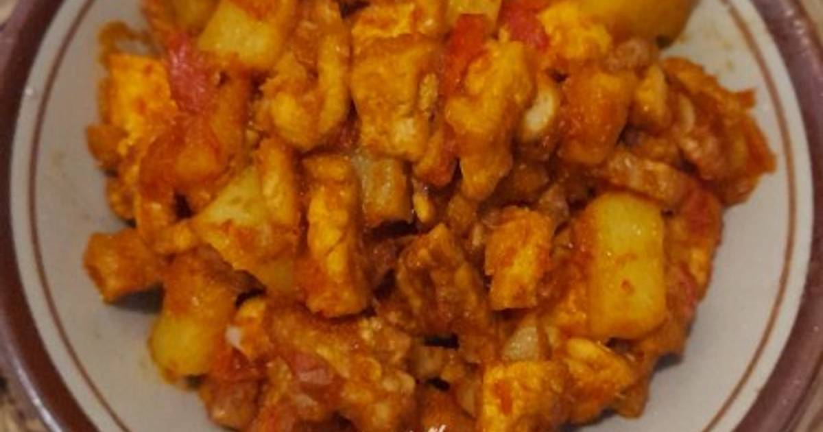 Resep Kentang, Ayam, Tahu Tempe bumbu merah oleh martha - Cookpad
