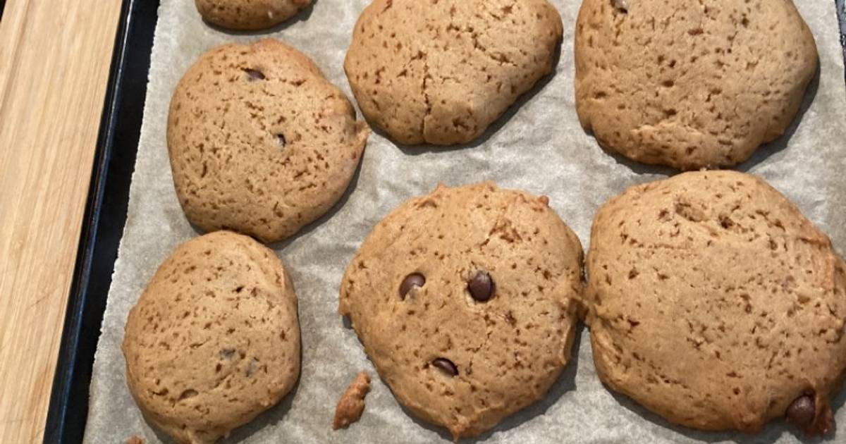Easy vegan choc chip cookie Recipe by Jess Hawker Meadley - Cookpad