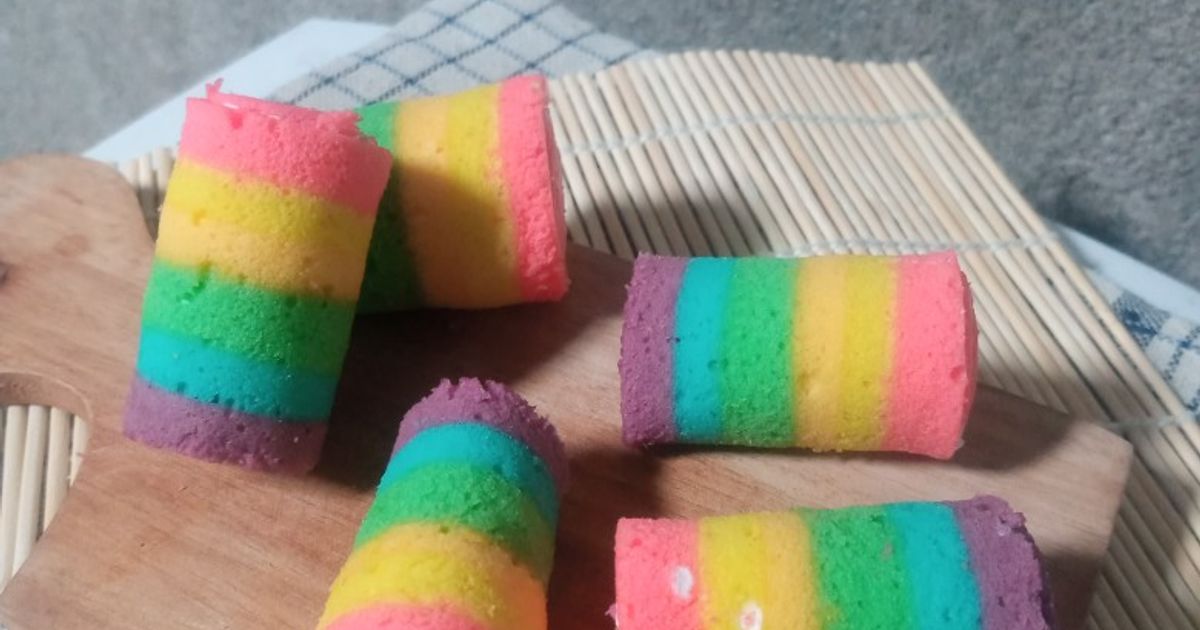Resep Mini Rainbow Roll Cake oleh Gina Rukmi - Cookpad