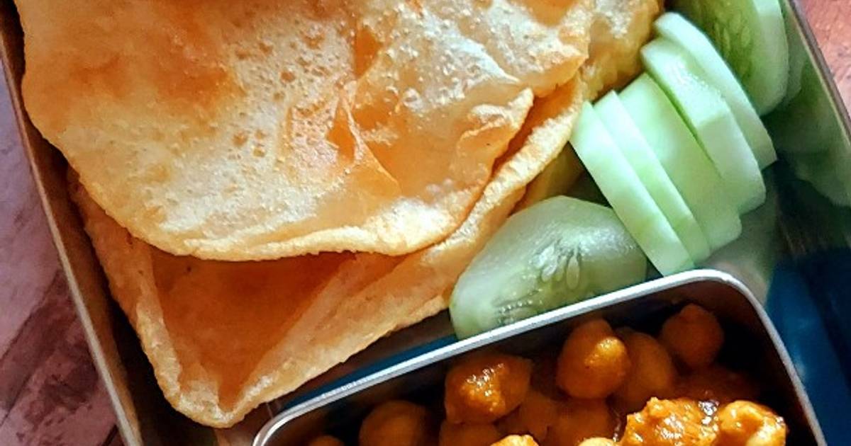 Chole Puri Recipe by Shradha Nema (foodgazin') - Cookpad