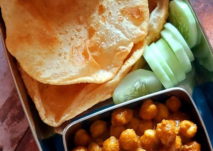 Chole Puri Recipe by Shradha Nema (foodgazin') - Cookpad
