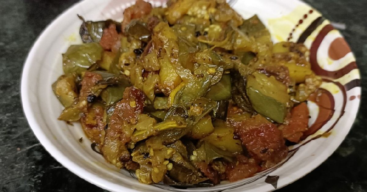 बैंगन आलू की सब्जी (Baingan Aloo Ki Sabzi Recipe In Hindi) रेसिपी बनाने ...