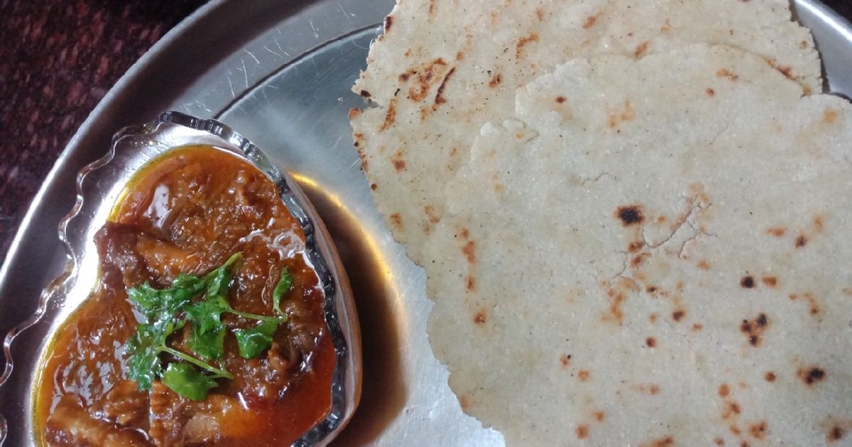 Mutton Paya With Makki Ki Roti Recipe by Alefiya Tunkiwala