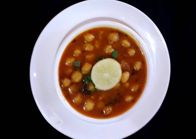 Chola curry Recipe by Palak Manghwani - Cookpad