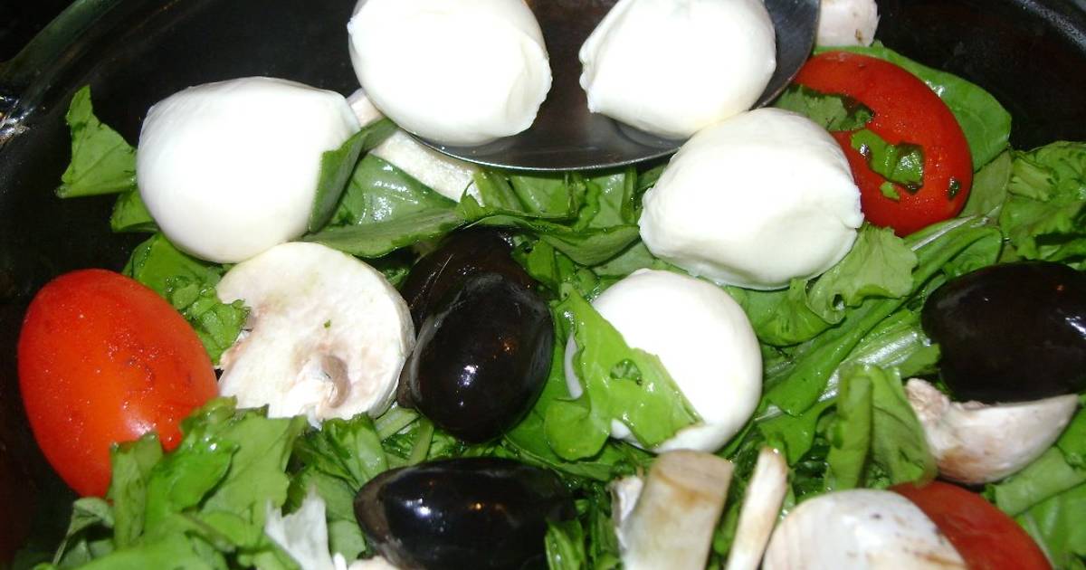 Ensalada con boconccinos que enamoran Receta de La profe Luisa- Cookpad