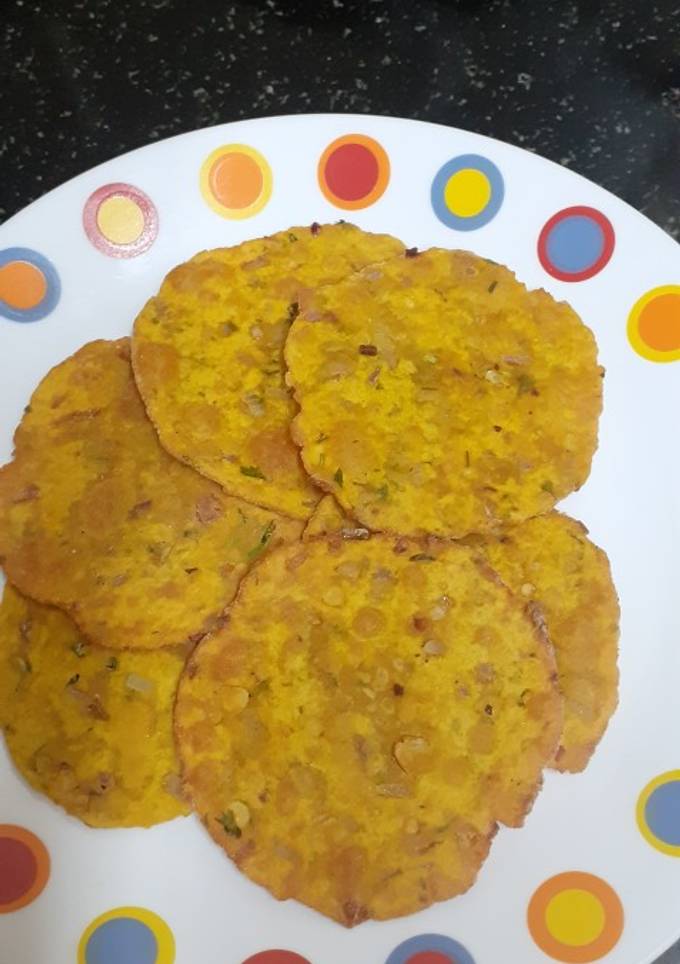 Whole Wheat Flour & Matar Dal Puris Recipe by Bina Samir Telivala - Cookpad