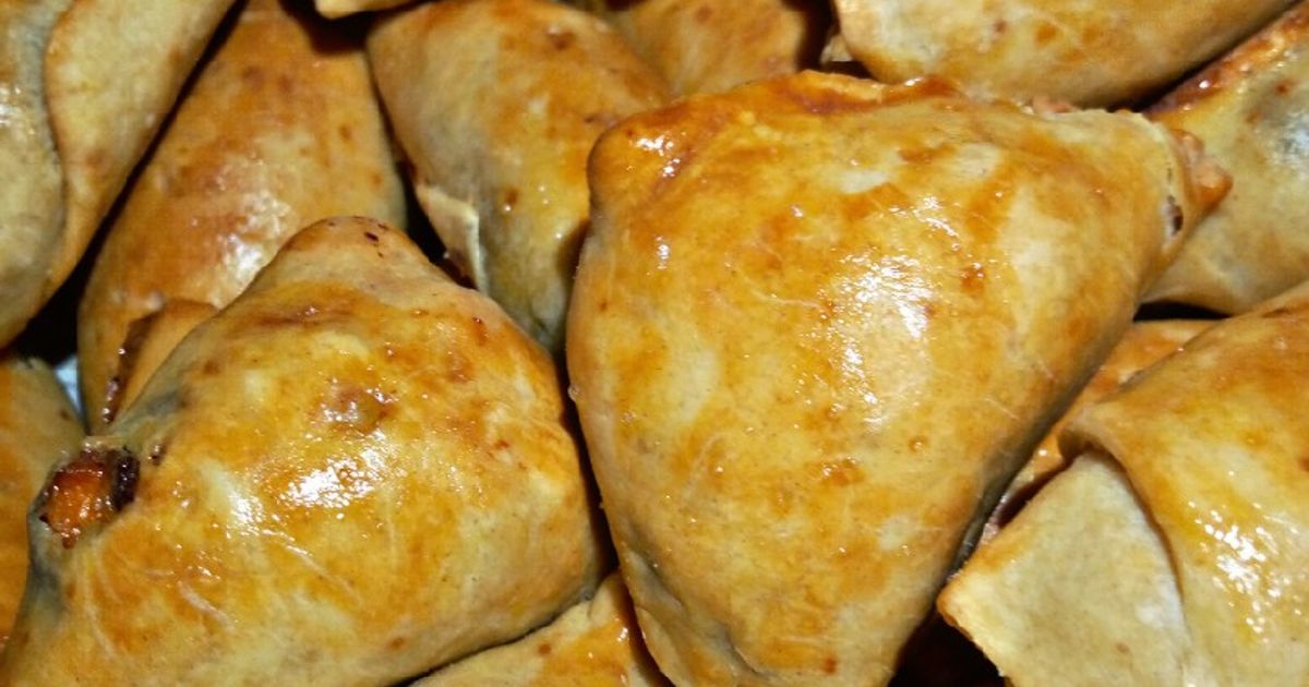 Baked Meat Roll Recipe by Chef zahra - Cookpad