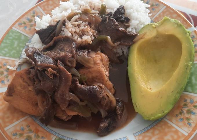 Pollo con hongos Receta de Andy Ayon- Cookpad