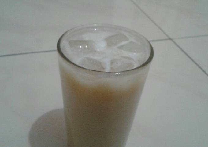 Resep Es teh+susu oleh naura - Cookpad