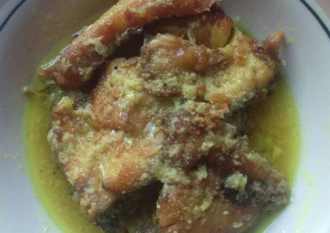 Resep Ikan Kakap Masak Kuning oleh Rati Anggaresi - Cookpad