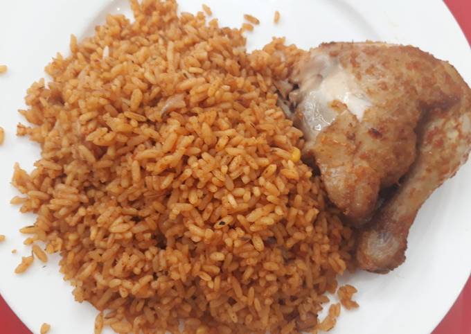 Jollof rice and fried chicken Recipe by Christy - Cookpad