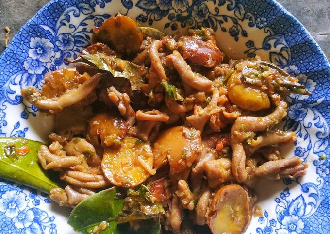 Resep Jengkol usus tumis pedas oleh Saluna Mahira - Cookpad