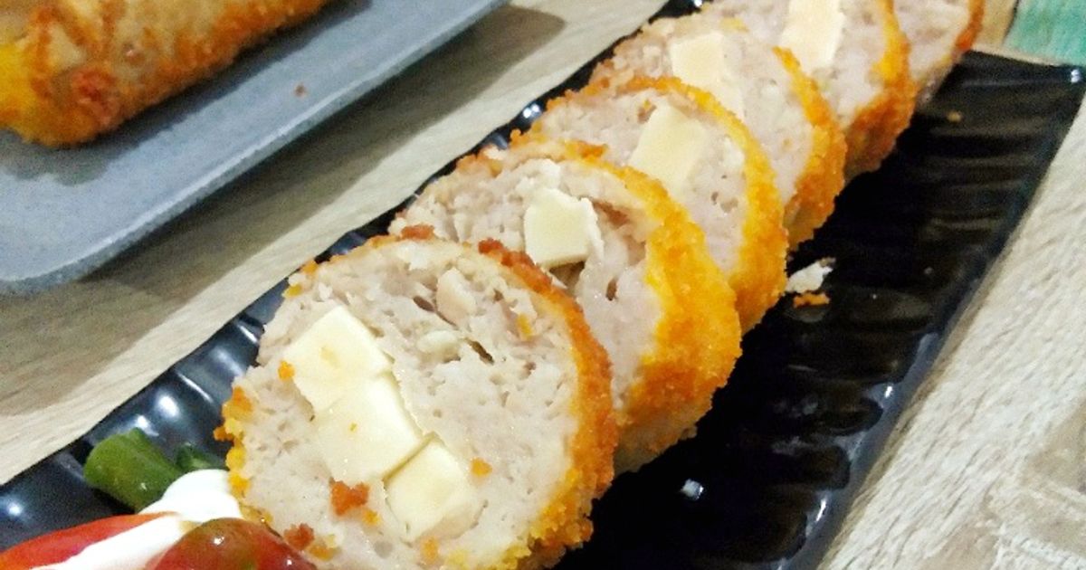 Resep Rollade Ayam Keju Krispi oleh Mamah Aura - Cookpad