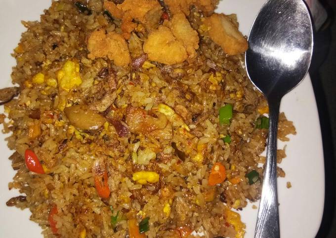 Resep Nasi goreng simple oleh Indah Nurhayati - Cookpad