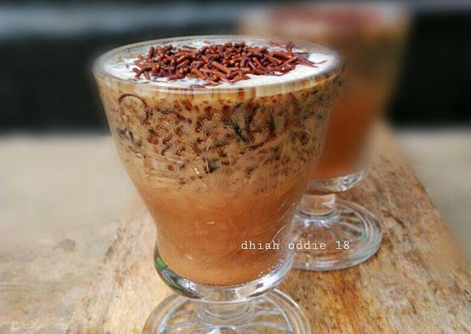 Resep Es cappucino cincau oleh Dhiah Oddie - Cookpad