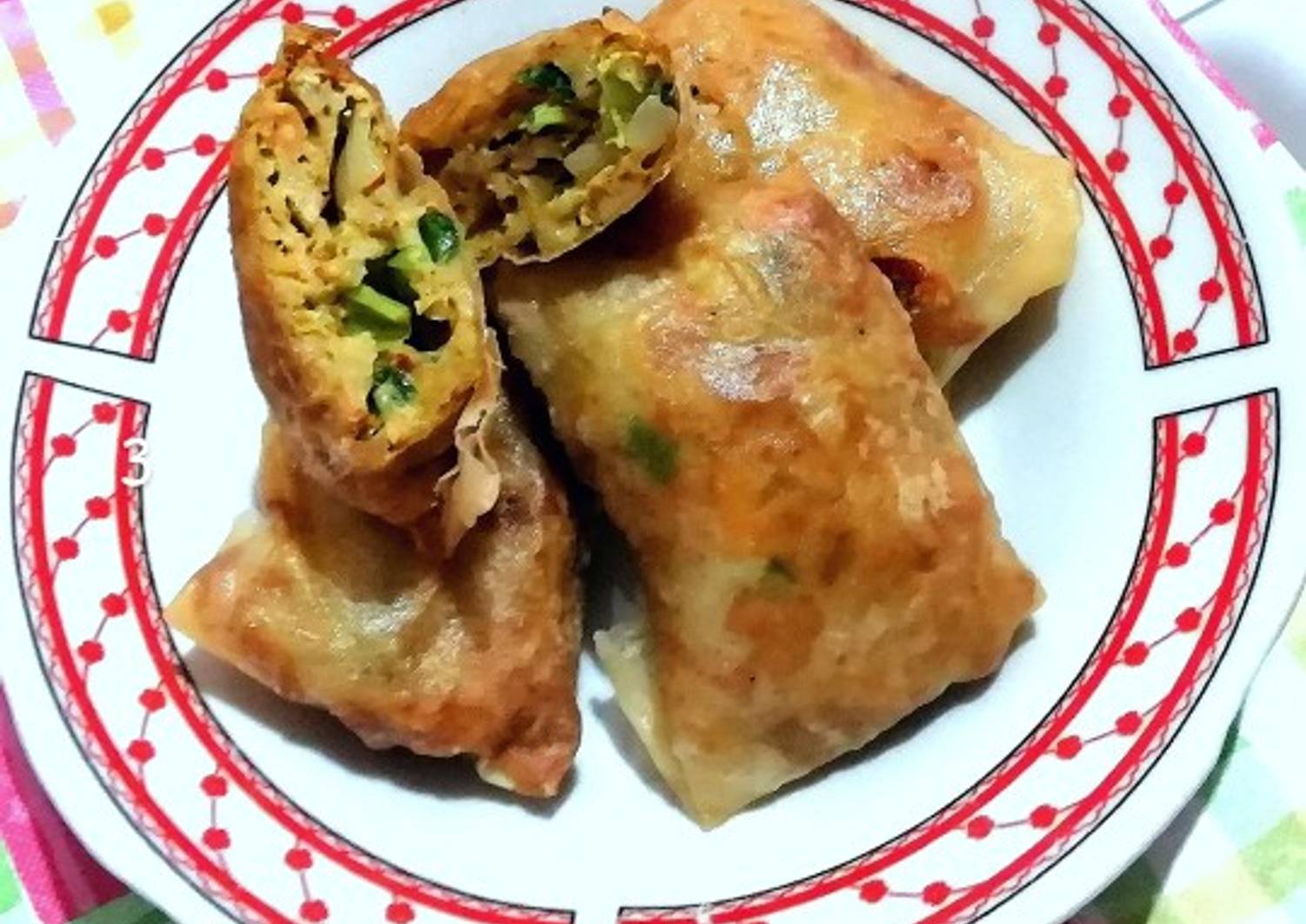 Resep Lumpia isi mie goreng oleh Si Mbok - Cookpad