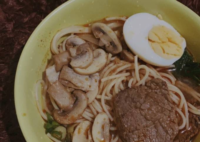 Resep Ramen Spaghetti Kuah Kari oleh zakia - Cookpad