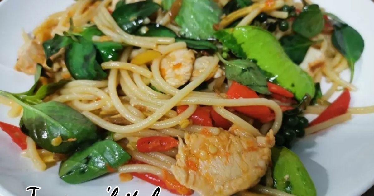 Spaghetti Pad Kee Mao With Chicken Recipe By ครัวจ่ารัน By อ้อนแอ้น