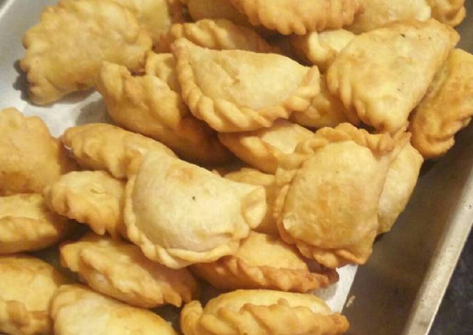 Resep Pastel renyah gurih oleh Tind - Cookpad