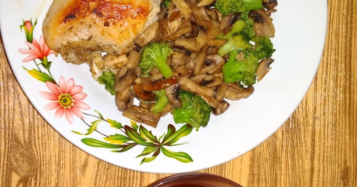 Resep Steak dada ayam jamur oleh Mommie - Cookpad