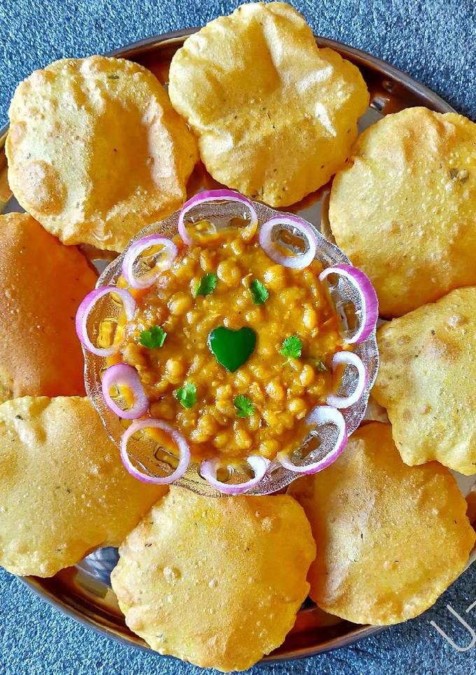 Masala Puri with Matar Recipe by Uzma Ahmad - Cookpad